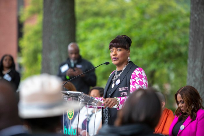 Monument to Coretta Scott King unveiled at The King Center - Rough ...