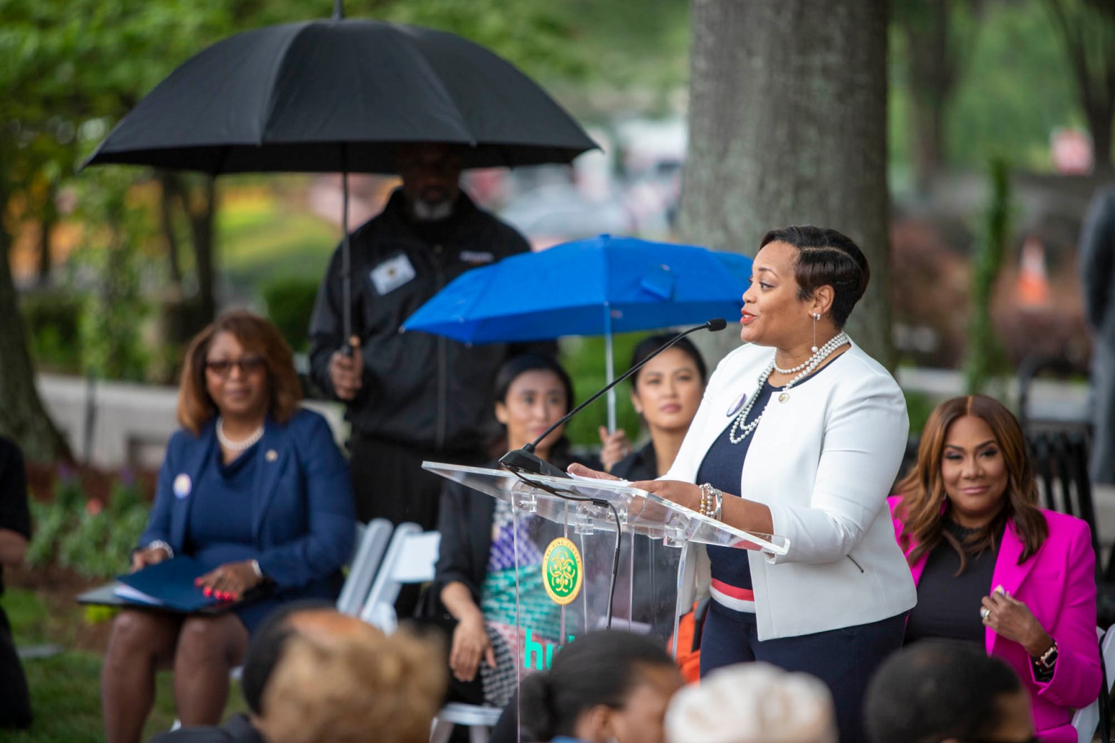 Monument to Coretta Scott King unveiled at The King Center - Rough ...