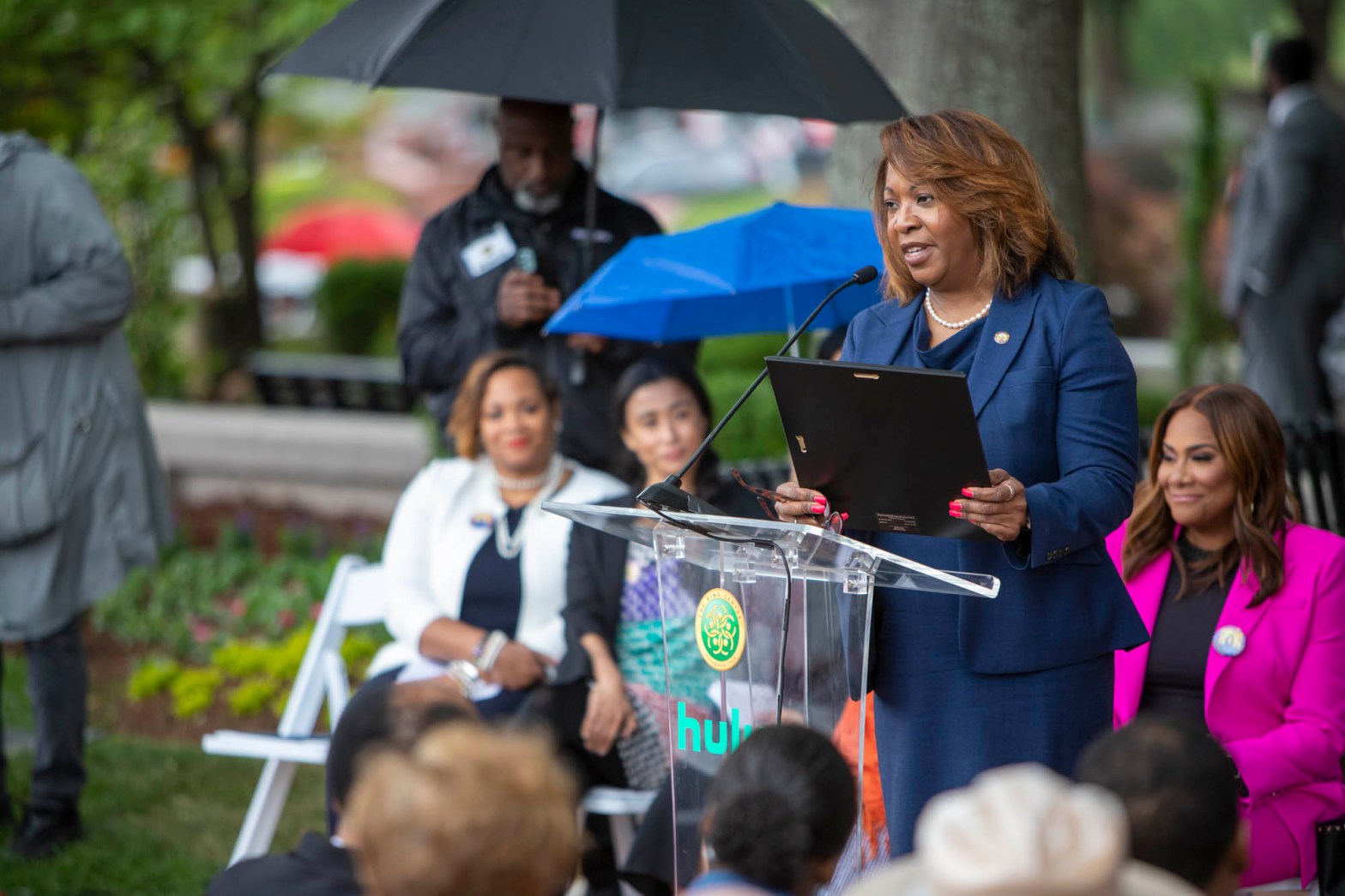 Monument to Coretta Scott King unveiled at The King Center - Rough ...