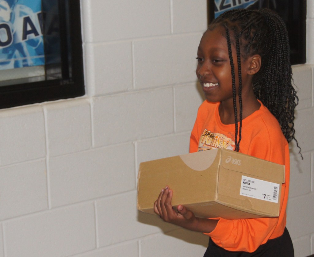 Lake Forest Elementary students receive gift of shoes thanks to teen ...