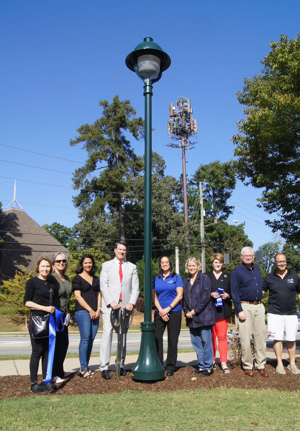 Johnson Ferry Road neighborhoods see results with pedestrian lights ...