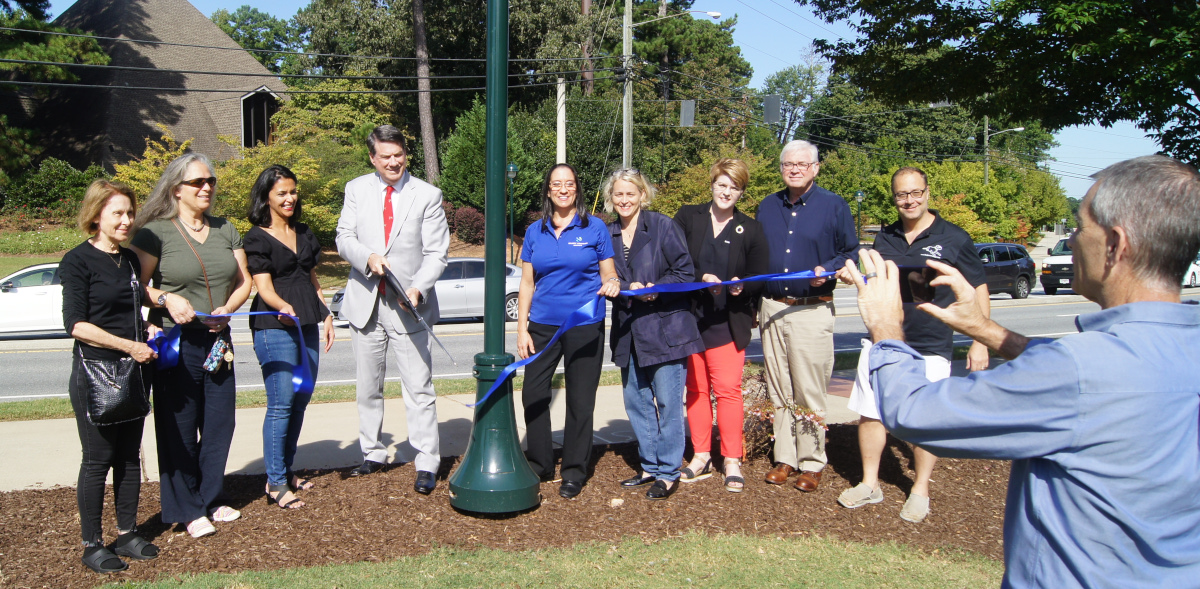 Johnson Ferry Road neighborhoods see results with pedestrian lights ...