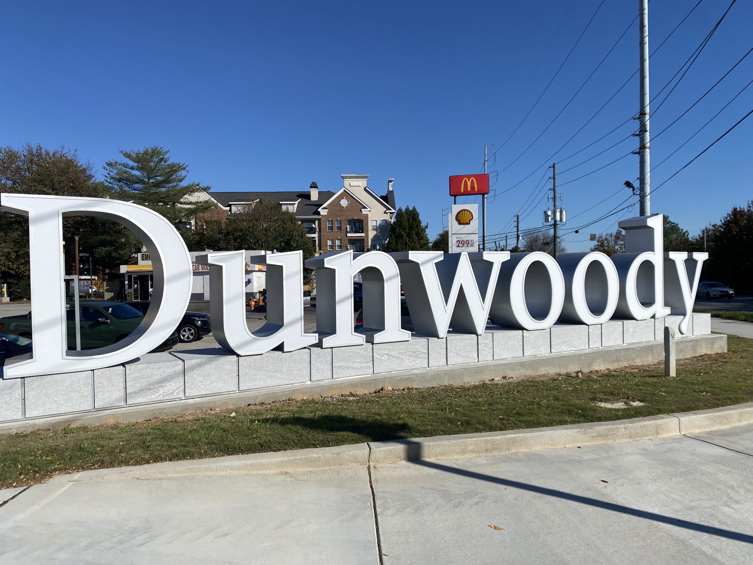 Mixed reviews for Dunwoody's gateway sign project - Rough Draft Atlanta