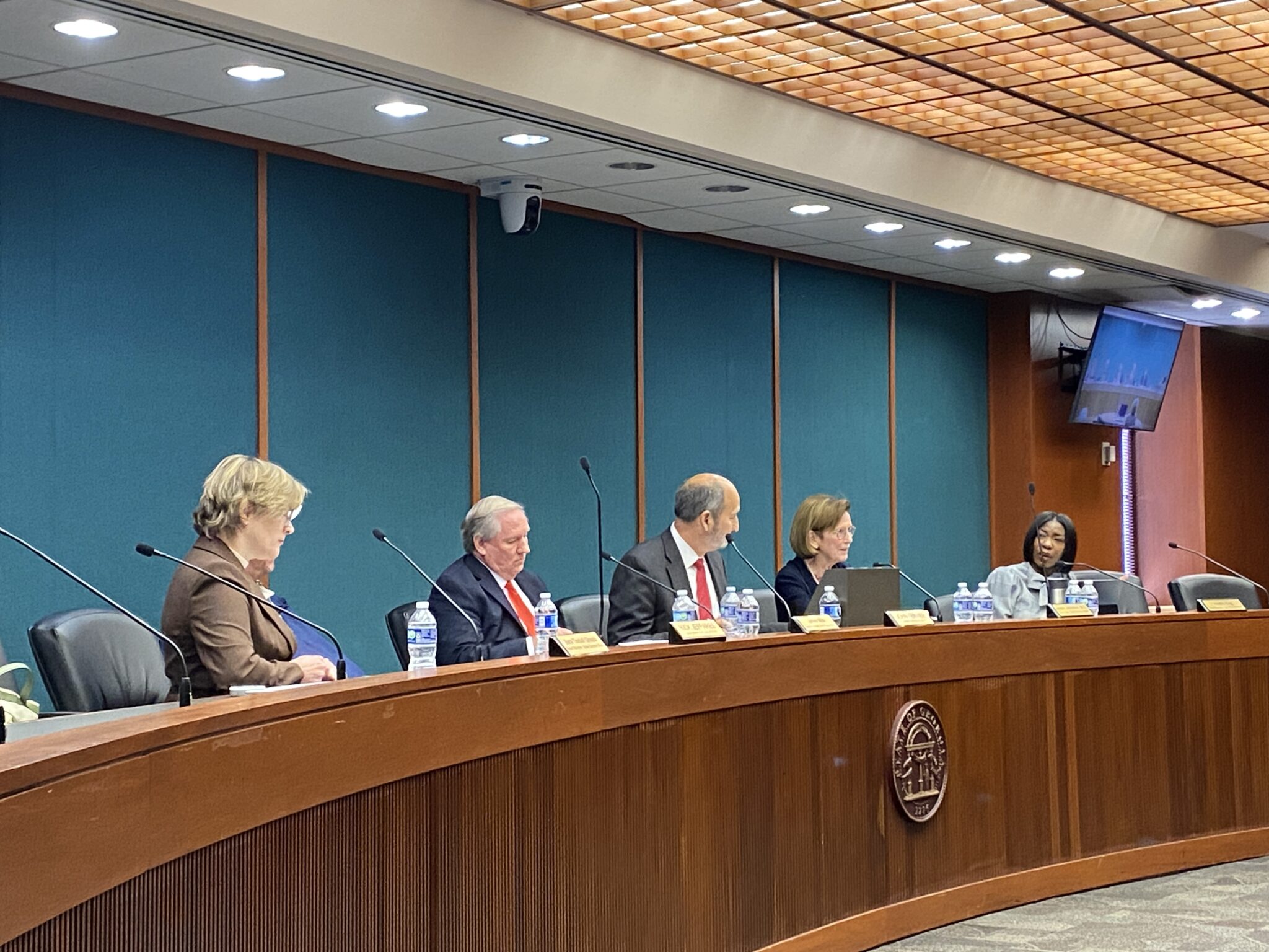 Georgia Election Board recommends end to no-excuse absentee voting ...
